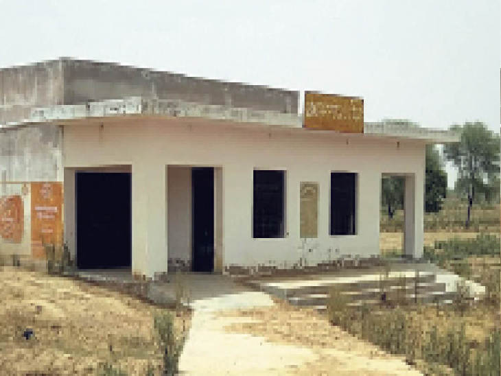 Neither the ration shop is open nor the storage of wheat is being done ...