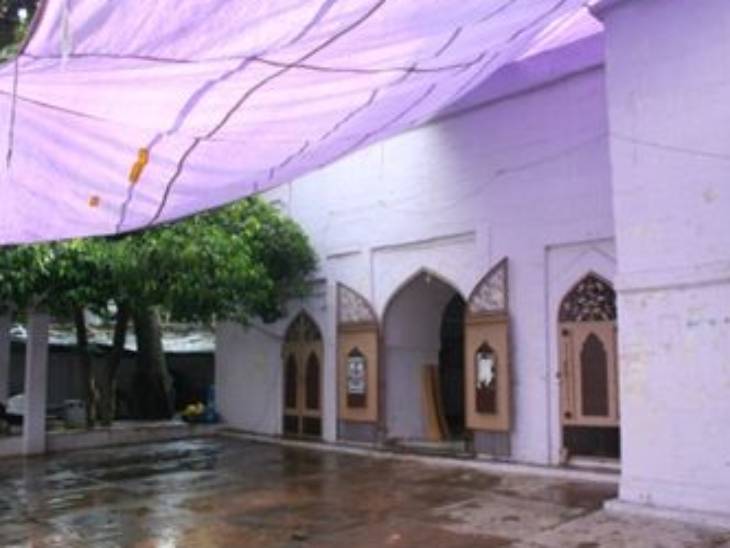 Bibi Razia's mosque boasts of a 7,000-year-old temple; Some pillars ...