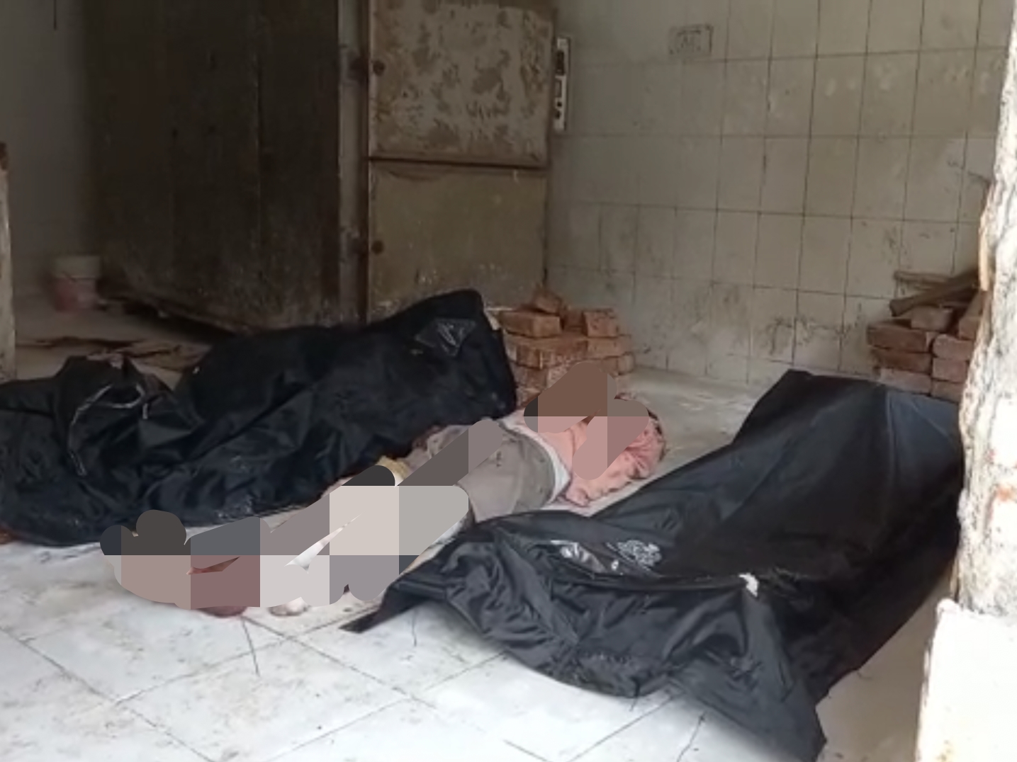 Freezer of post mortem house in Ghazipur remains bad After 3 to 4 hours ...