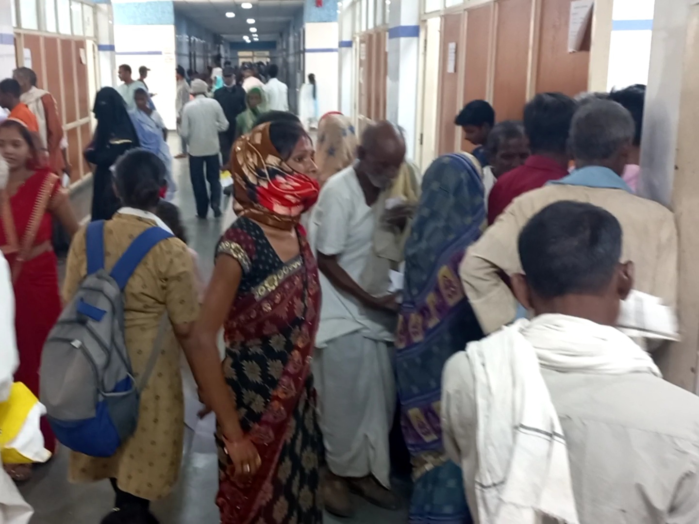 800 to 1100 patients arriving daily in Tirwa, 50% suffering from ...