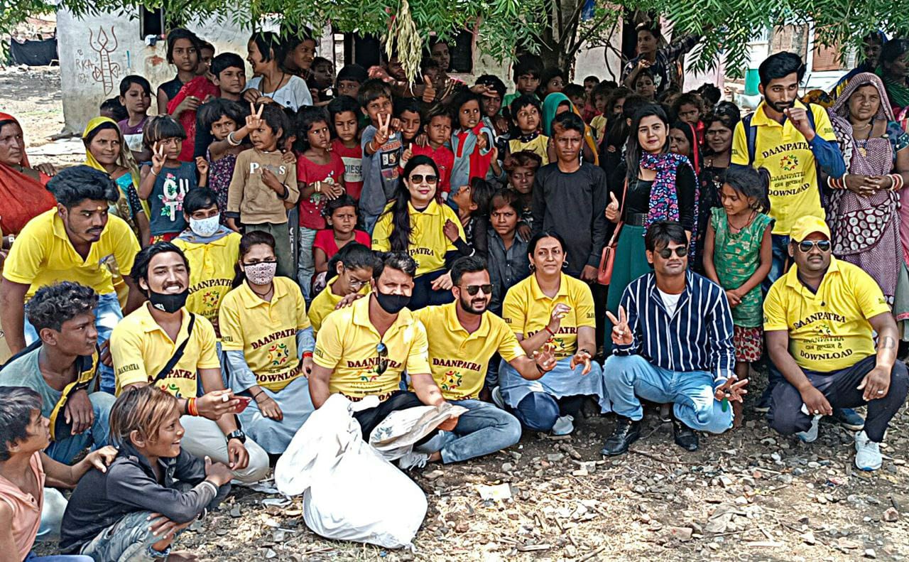 Donation drive in Machal, clothes, toys given to more than 500 families ...