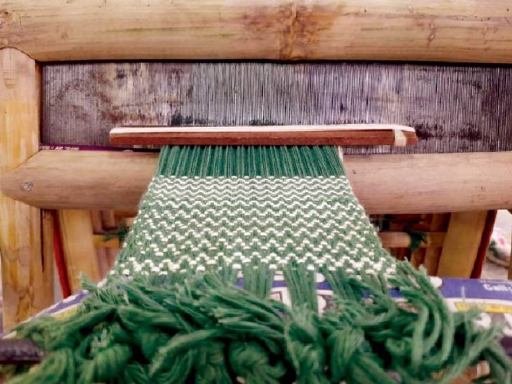 250 handloom items made from traditional techniques will be auctioned ...