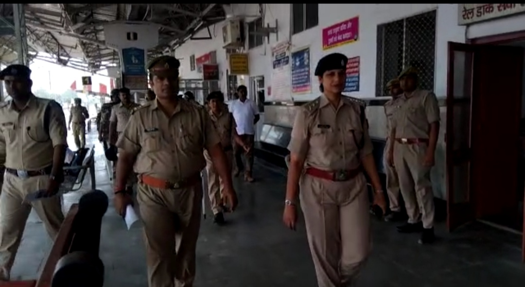 Police started investigation at railway station in Rae Bareli from 7 am ...