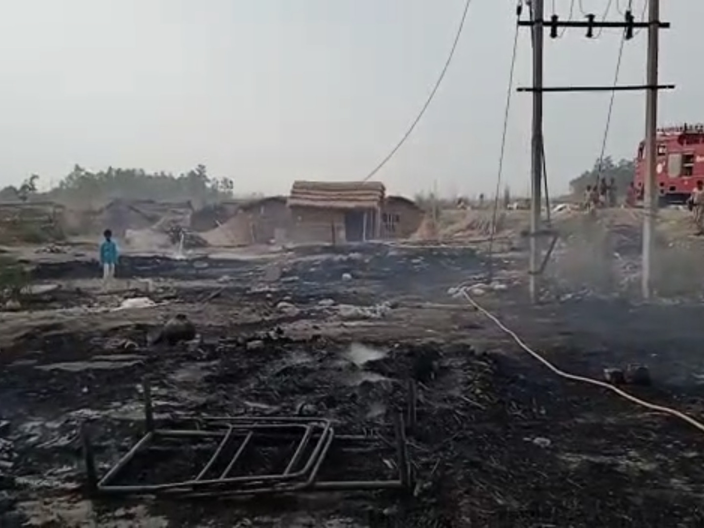 19 shanties of migrant laborers burnt in Ghanari, fire brigade rescued ...