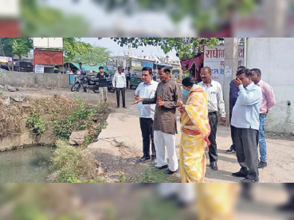 महापौर मंजू मेहरा ने नालों की सफाई का निरीक्षण किया | Mayor Manju Mehra ...