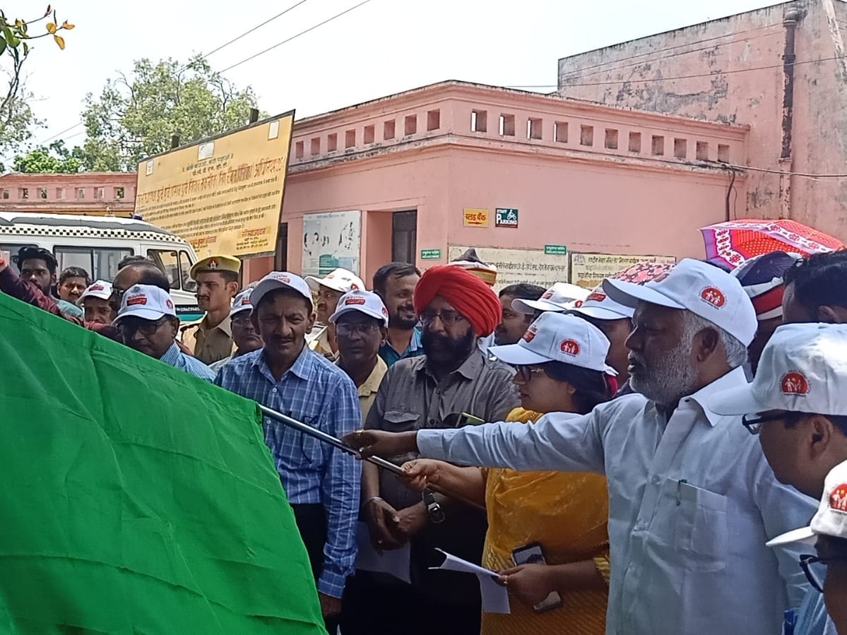 Dastak campaign launched in Basti, DM and District Panchayat President ...