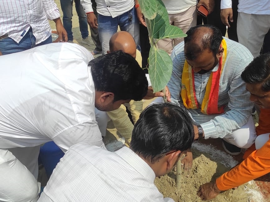 MLA planted 50 saplings on Ramganga dam, target of planting 59,09,258 ...