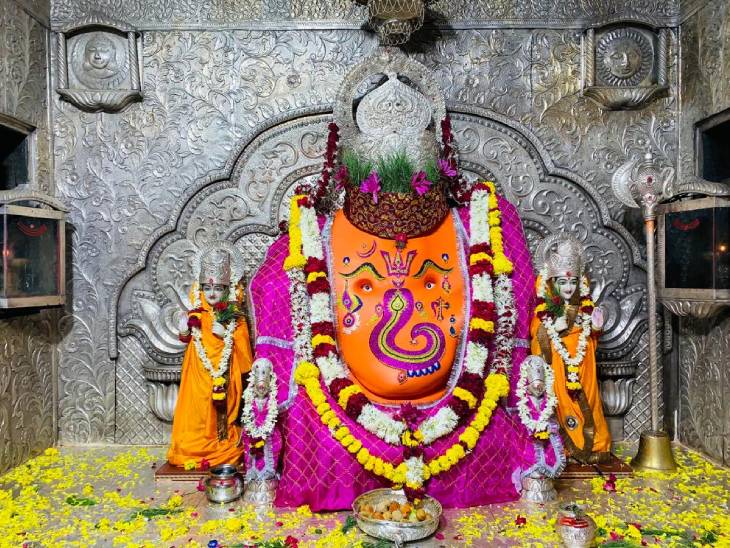 Khajrana Ganesh Ranjit Hanuman Temple | Lambodar, Sankat Mochan Hanuman ...