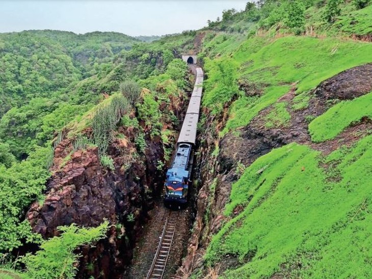 Patalpani-Kalakund: Five-coach heritage train full on the first day