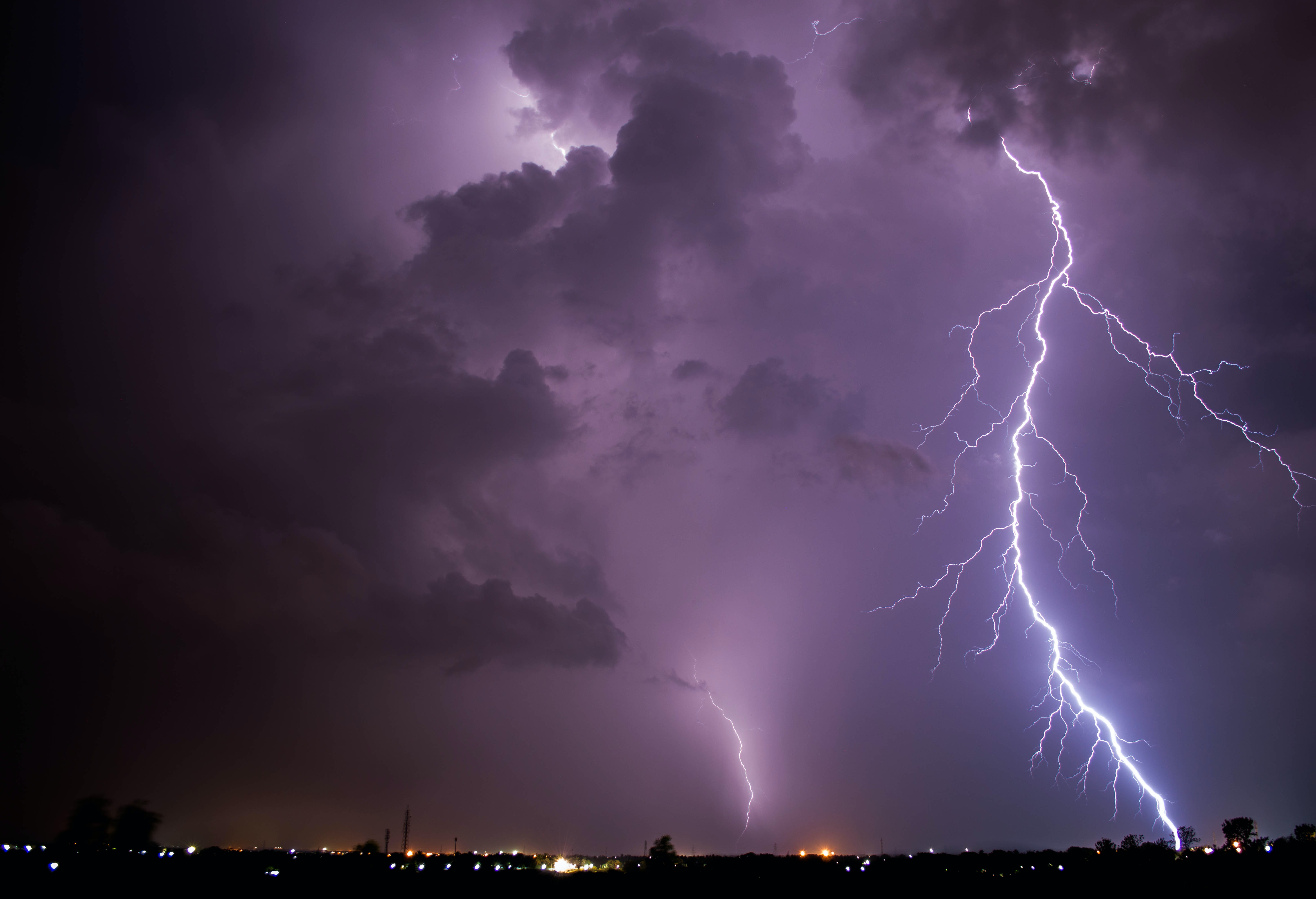 Monsoon Explained; Badal Fatna Kya Hai (Cloudburst) - Aasman Mein Bijli ...