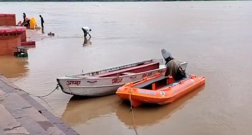 6.9 feet of water rises at Narmadapuram Sethani Ghat, heavy rain alert ...
