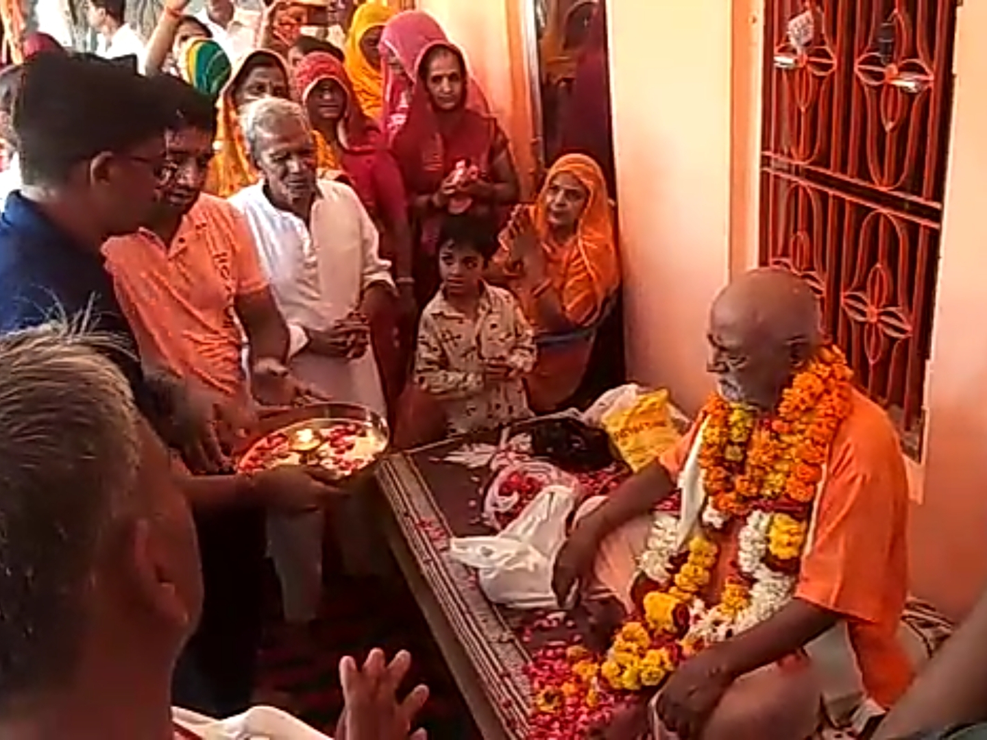 Dnyaneshwar Maharaj's ashram gathered crowd of devotees, worshiped the ...