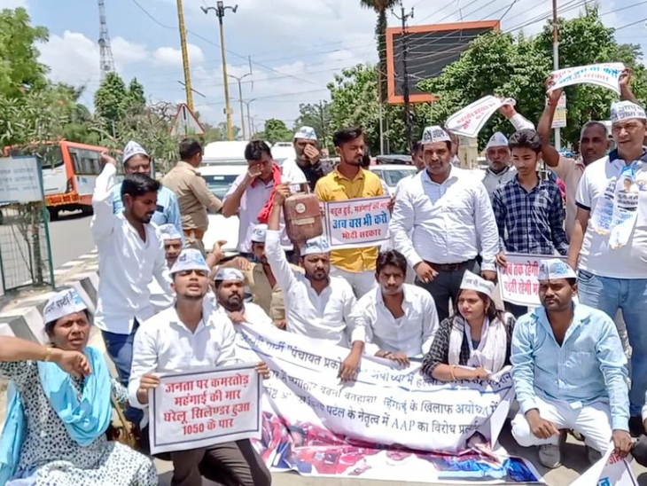 said that; Modi snatched bread from people's plate by showing the dream ...