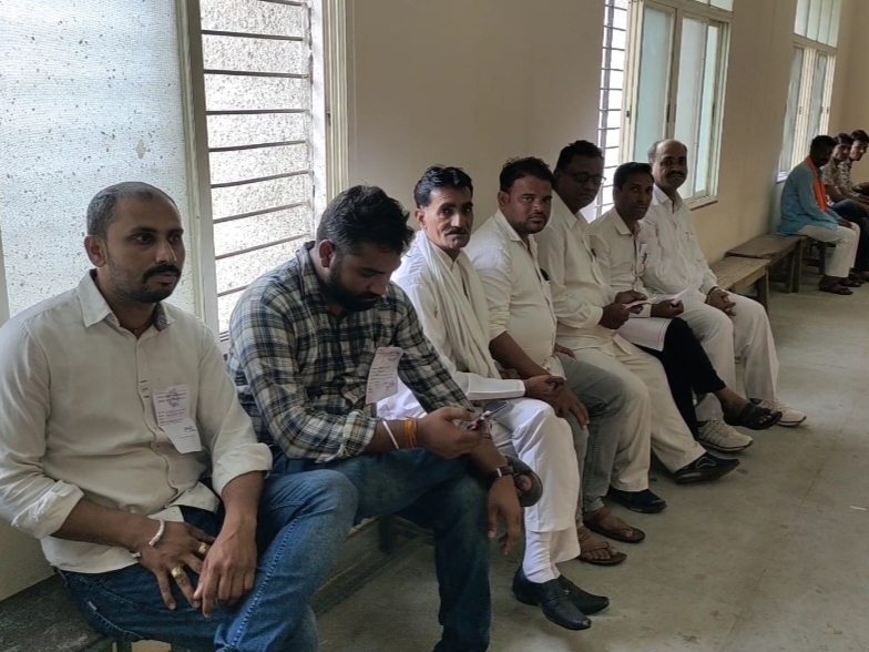 Official announcement of candidates for the posts of district member ...