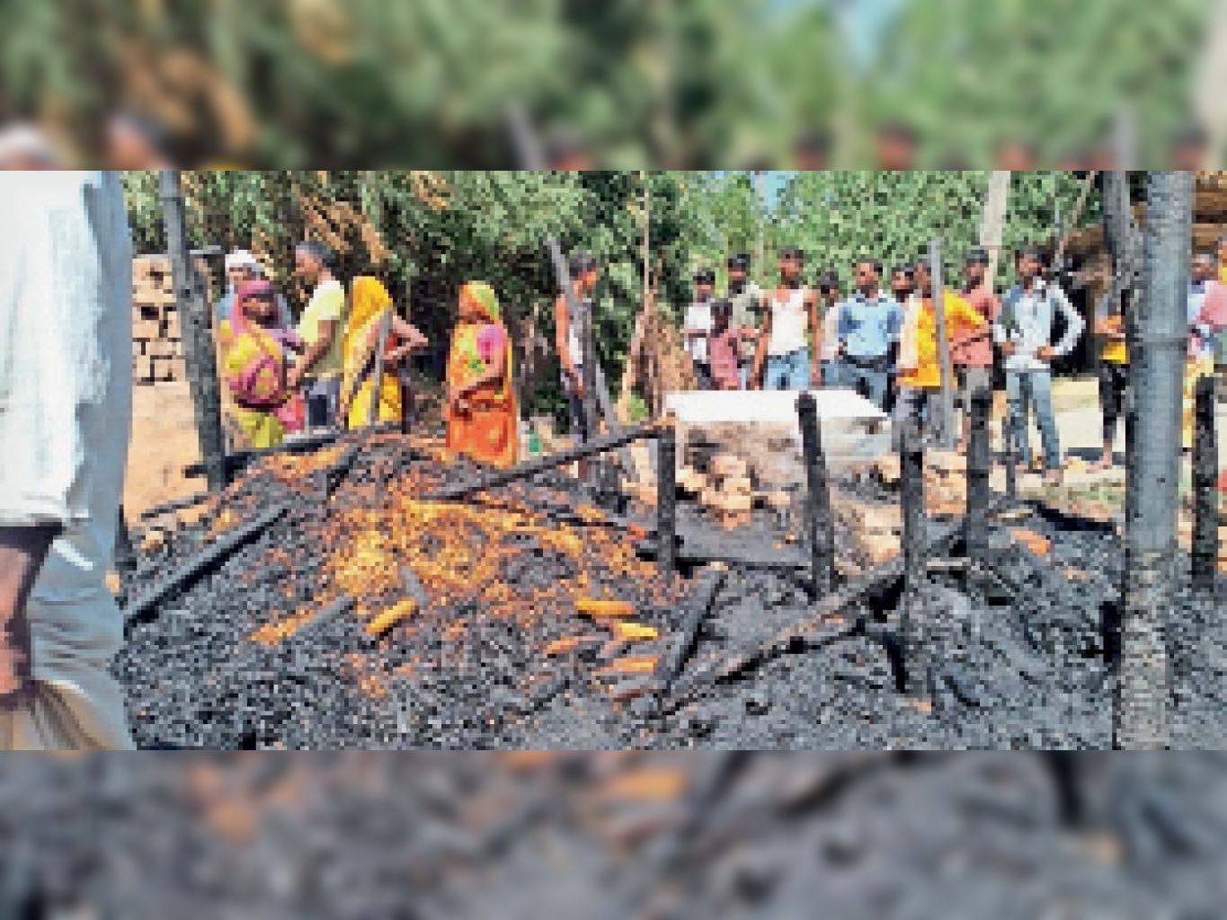 Eight houses burnt due to cylinder blast, property of lakhs destroyed ...