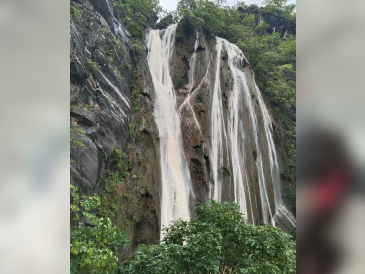 Bhil Berry waterfall started flowing 182 feet high, tourists will be ...