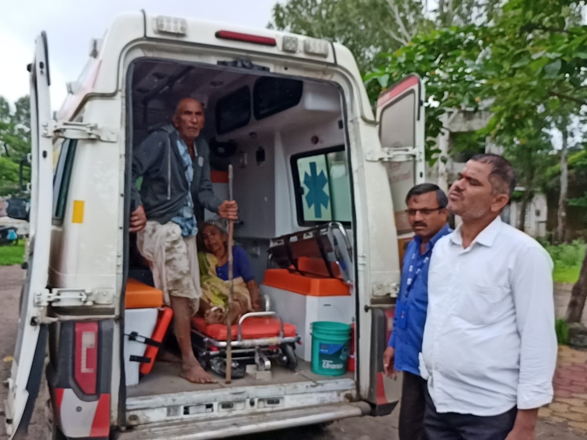 Daughter-in-law beats up mother-in-law, elderly couple hospitalized ...