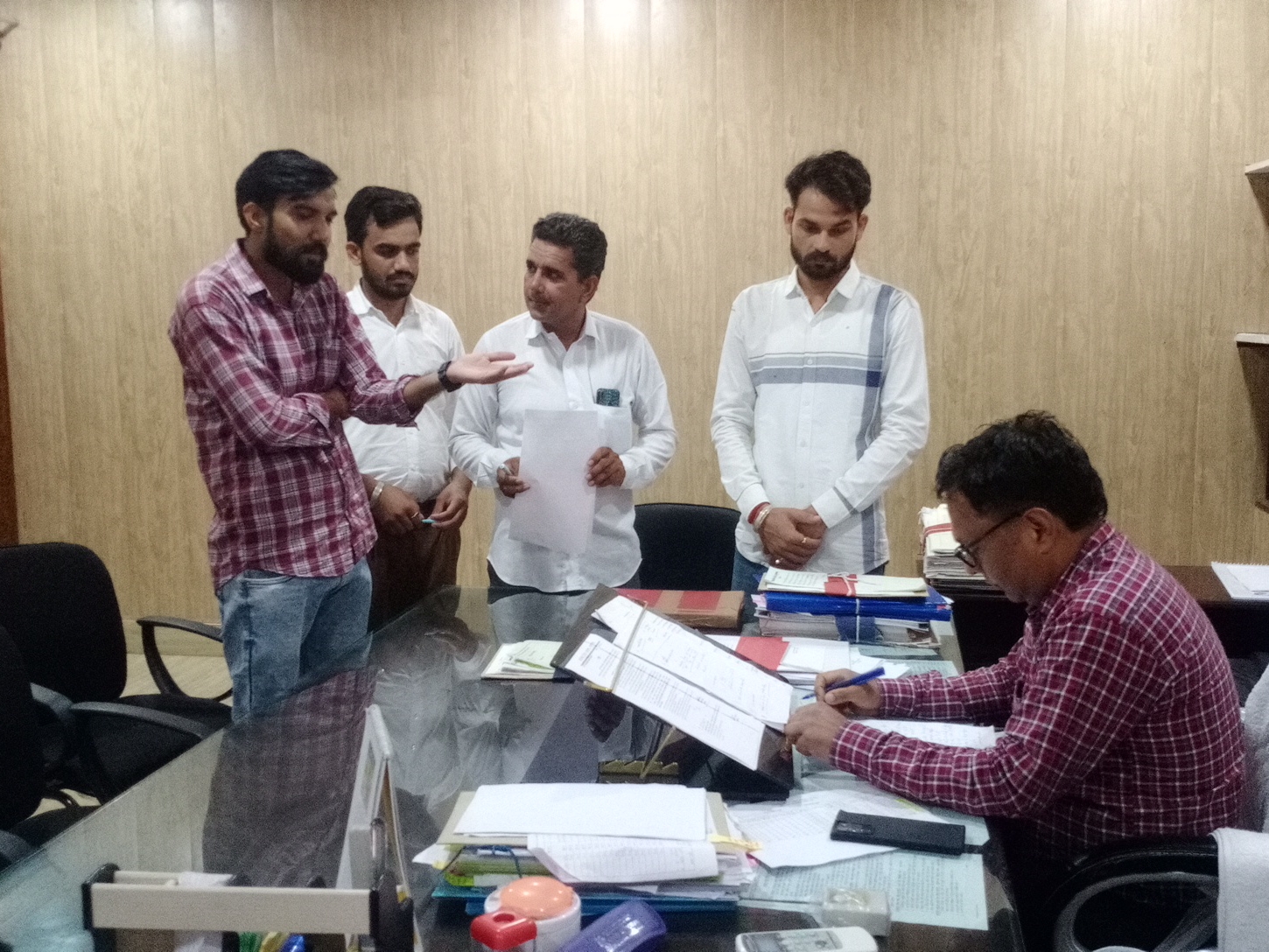 BPL and laborers said - work is closed for 4 months, livelihood is at ...