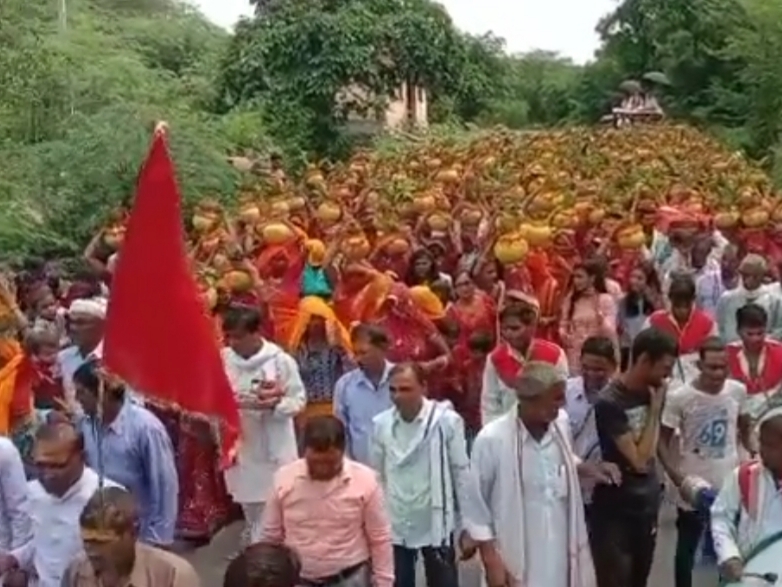 Kalash Yatra taken out in Rajpur Bada, devotees danced to the tunes of bands | श्रीमद्भागवत कथा ...