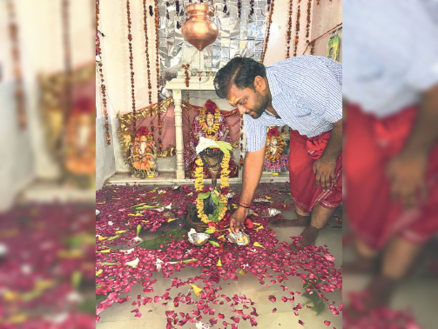 Devasthan Department performed Rudrabhishek in Apeshwar Mahadev, crowd ...