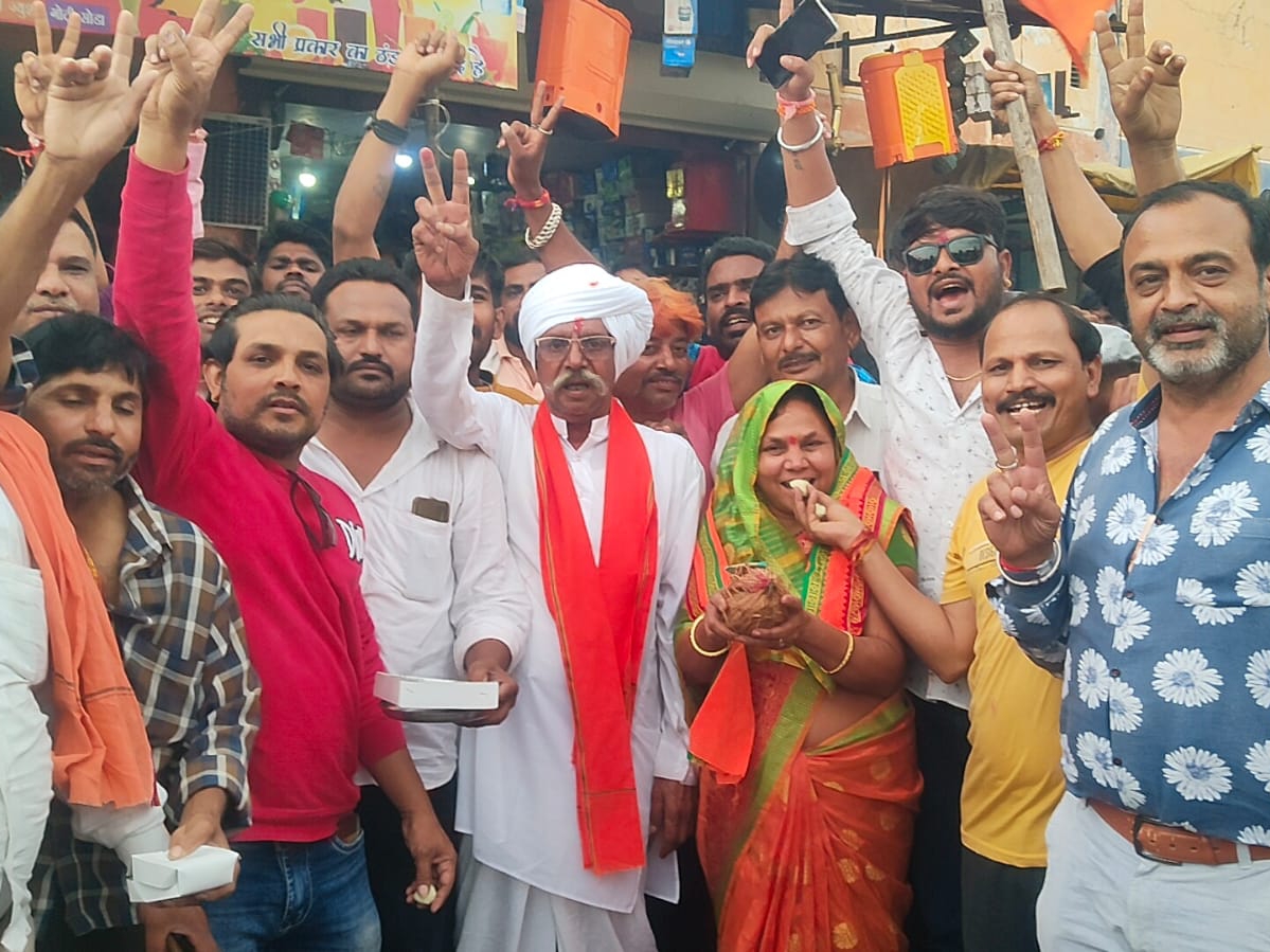 In Balwadi, workers celebrated by feeding sweets, fireworks celebrated ...