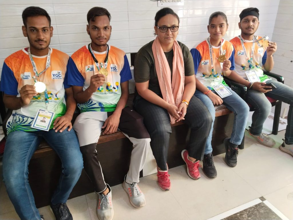 Manyata Sharma got gold in badminton singles, Raj Maheshwari got gold ...