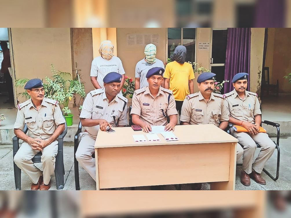Police raided and arrested three people from Khaparsai of Muffasil ...