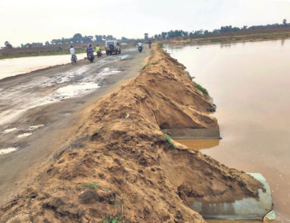 Only after light rain, the diversion of Chandan river broke down in ...