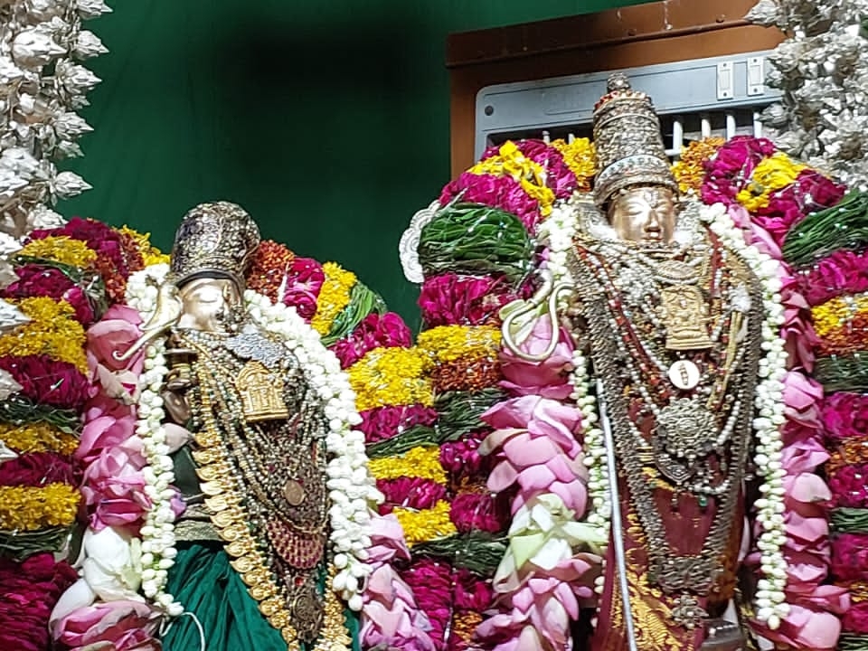 Lord Goda Rangamannar seated in a silver jhula and gave darshan to the ...