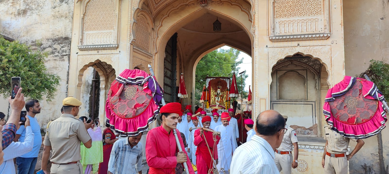 Teej Mata Ki Sawari In Jaipur; Teej Festival 2022 Videos And Photos ...