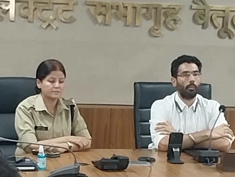 नए सिक्योरिटी फीचर्स वाले एपिक कार्ड स्पीड पोस्ट से घर तक पहुंचेंगे ...