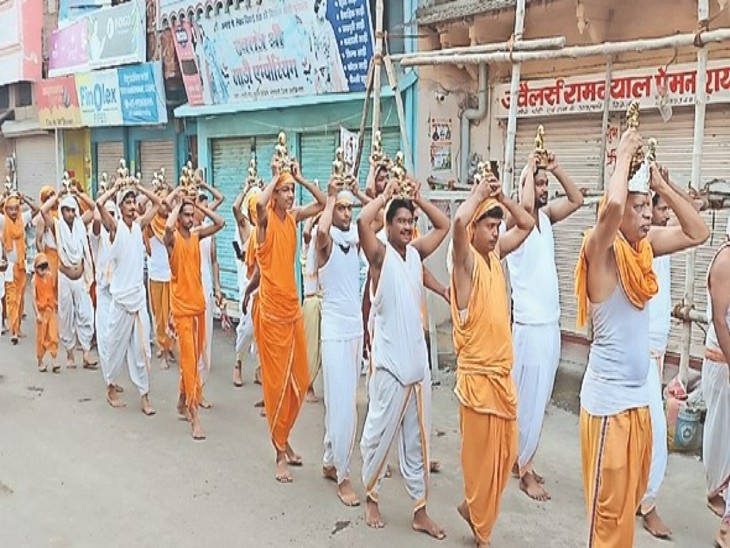 The procession taken out on Moksha Kalyanak dedicated Nirvana Ladoo to ...