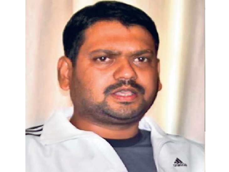 When Neeraj Singh was murdered, Singh was in the mansion, government ...