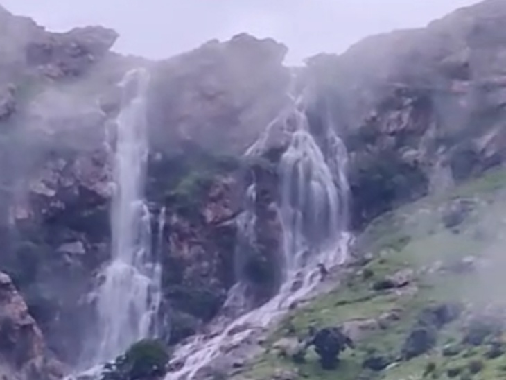 Maleshwar Mahadev Waterfall Videos And Photos | Jaipur Rain News
