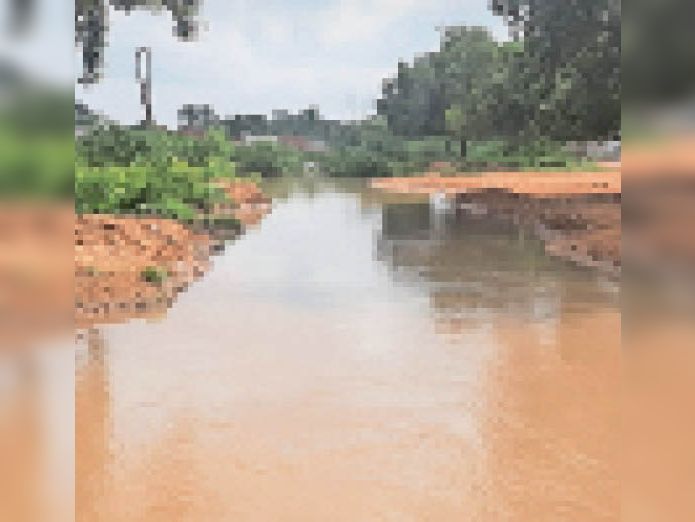 Canal water in the banks of Dohan river increased the ground water ...