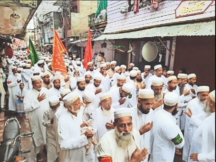 Dawoodi Bohra society took out a mourning procession, then reached the ...