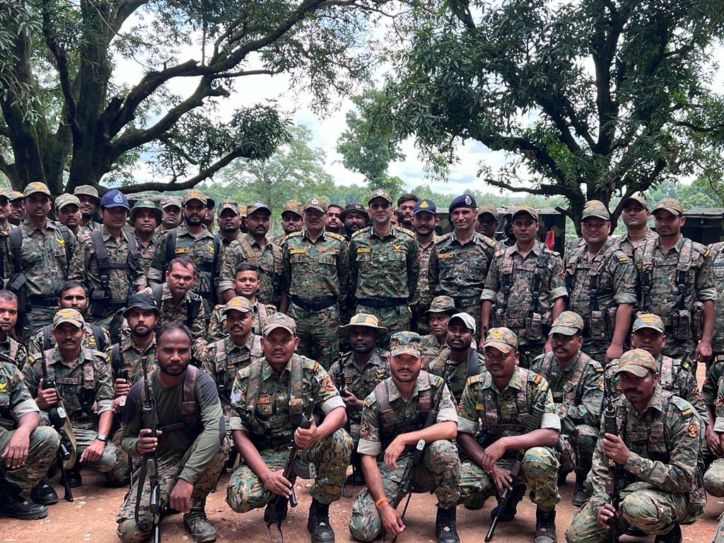 Meeting with the Director General of Police, Hawk Force and CRPF ...