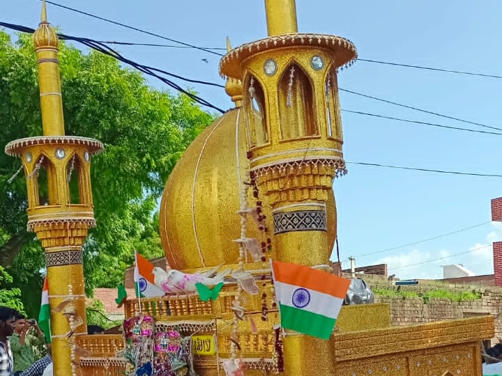 Tazia procession taken out on Muharram in Bidhuna Tricolour-decorated ...