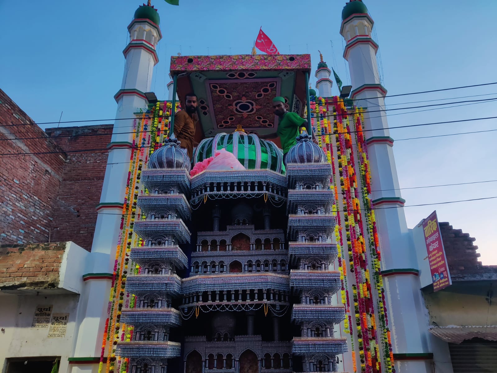 Procession taken out on Muharram in Aliganj People welcomed everywhere ...
