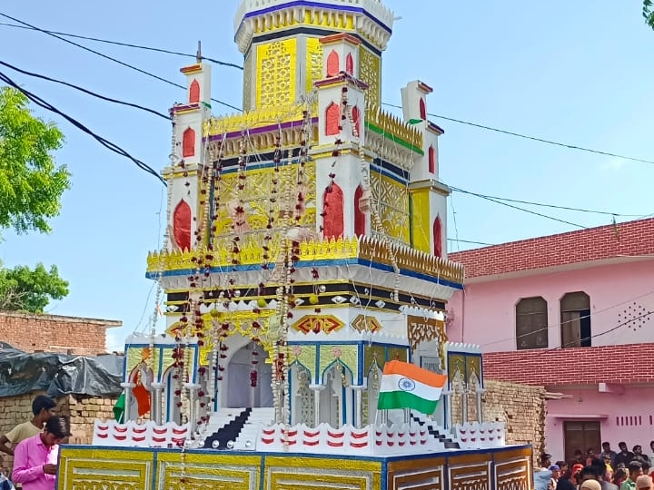 Tazia procession taken out on Muharram in Bidhuna Tricolour-decorated ...