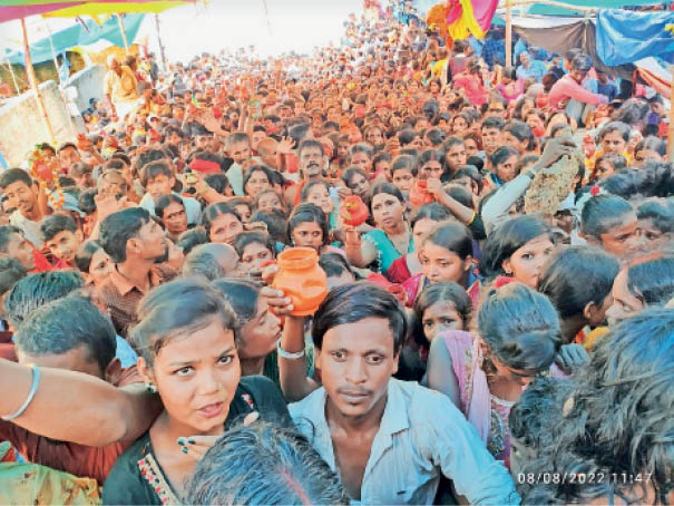 Mass of faith gathered in Dekuli Dham, more than one lakh Shiva ...