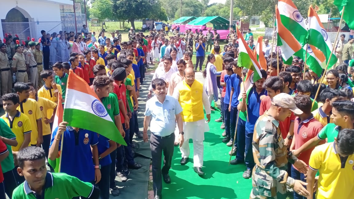 Indian Army's Ganga Task Force organized a program at Armapur Estate ...