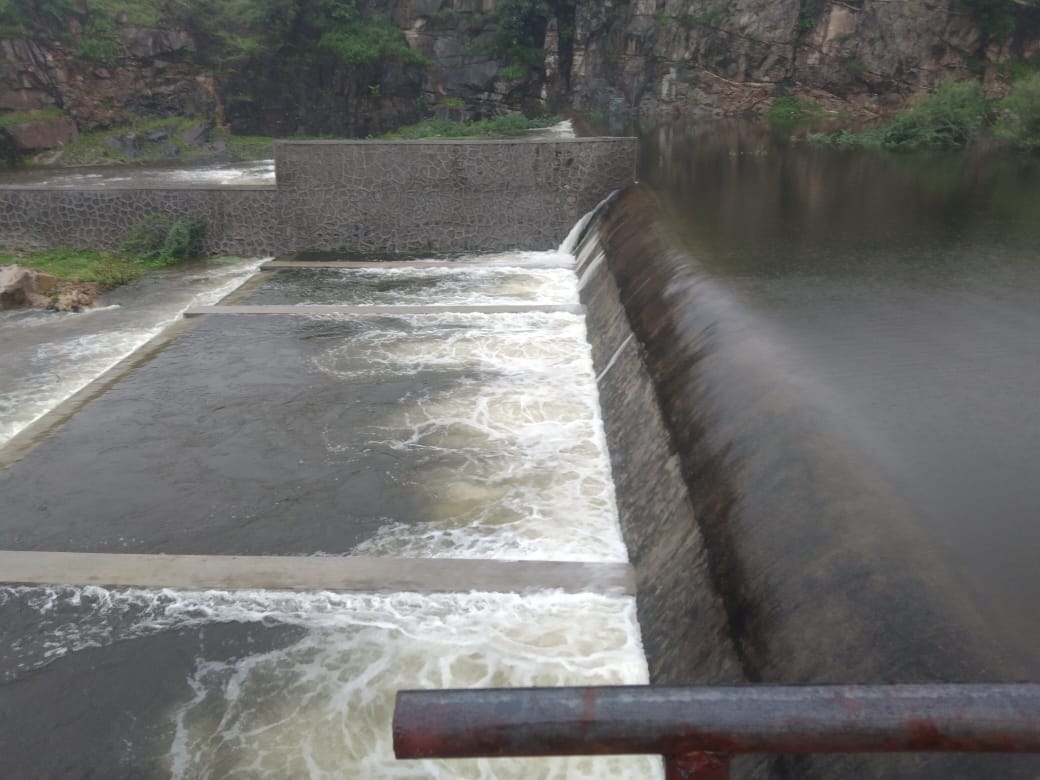4.5 inches of rain in 24 hours, Bageri and Chanar dam overflowed ...