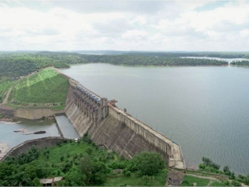 150 cumecs of water being released into Sindh river from Madikheda and ...