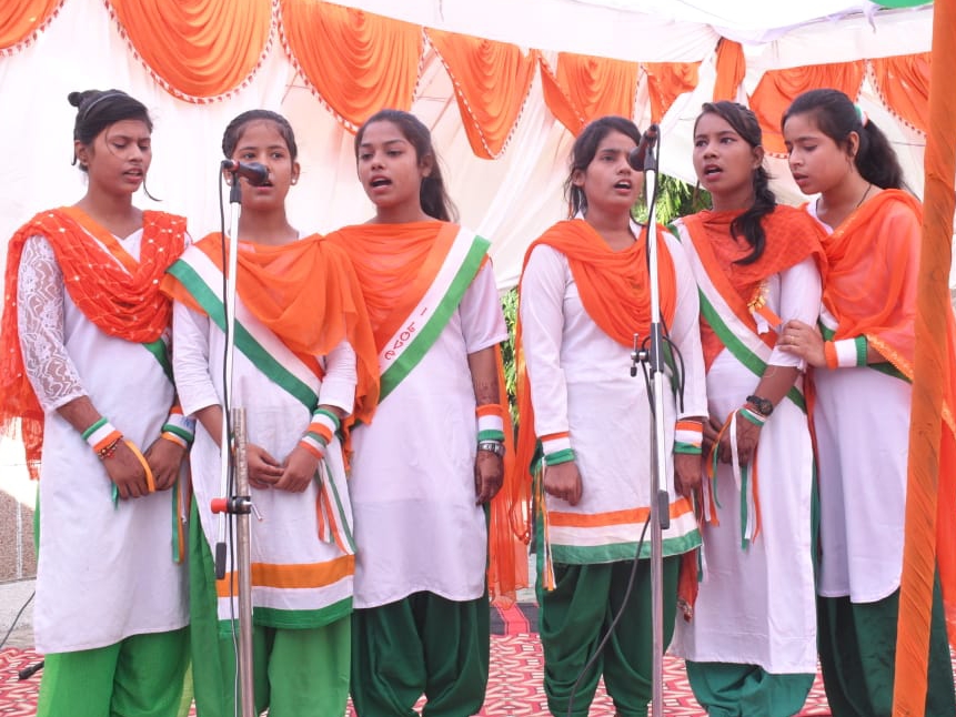 Minister of State hoisted the flag in the Collectorate, the characters ...