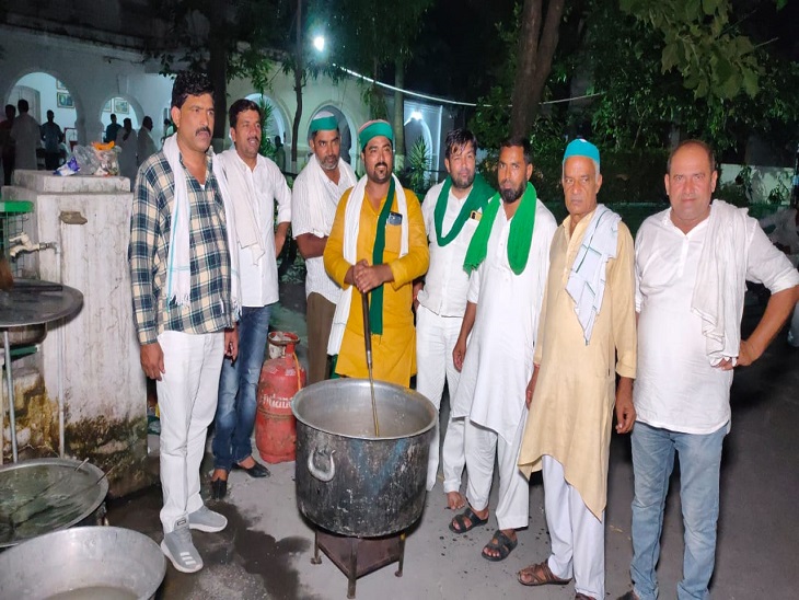 Farmers camp at Muzaffarnagar DM office, demand for dismissal of Union ...