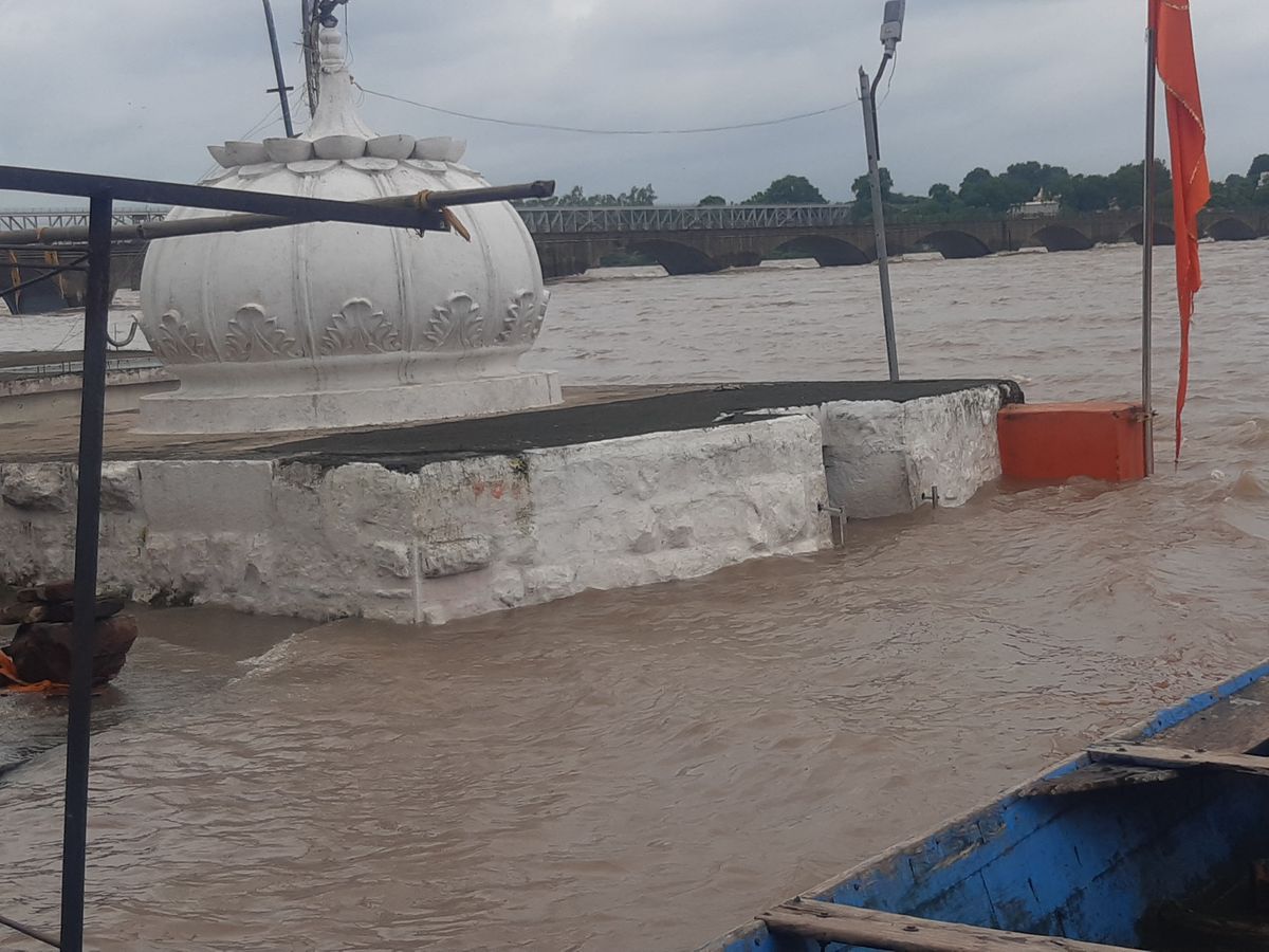 Indra Sagar Dam (Punasa Dam) Rainfall Video; Gates Open In Khandwa ...