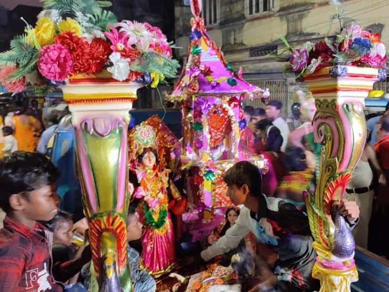 Sati Bihula had come out to heaven to bring the dead husband alive ...