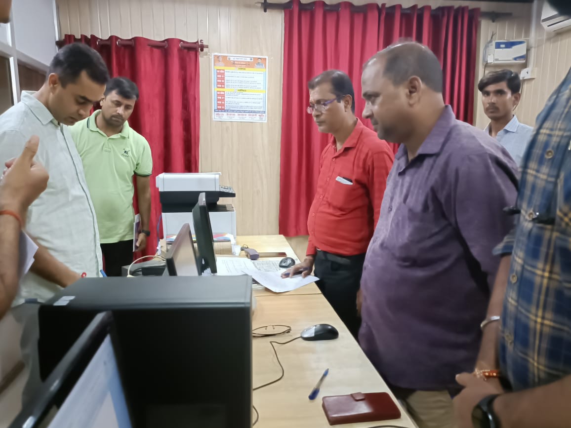 Reprimanded to the careless employees, deducted the salary of the ...