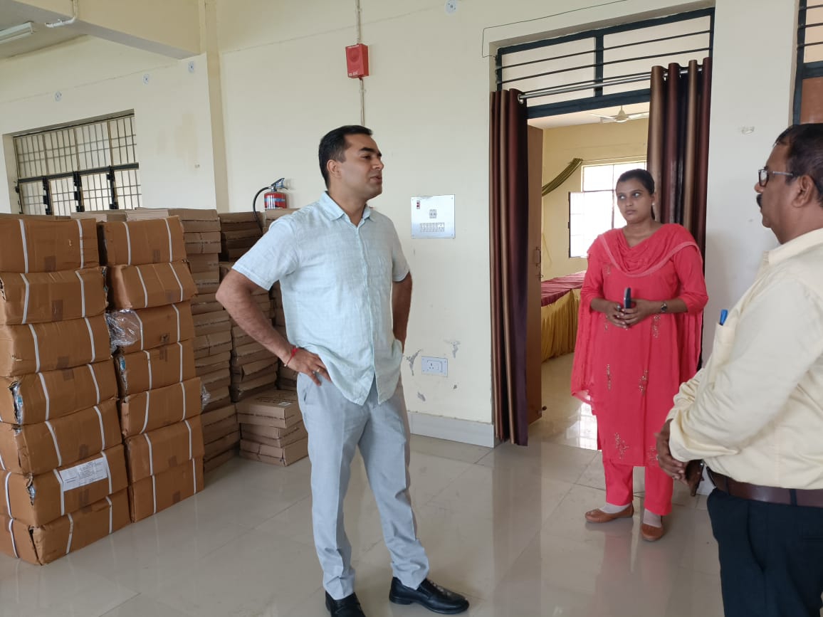 Reprimanded to the careless employees, deducted the salary of the ...